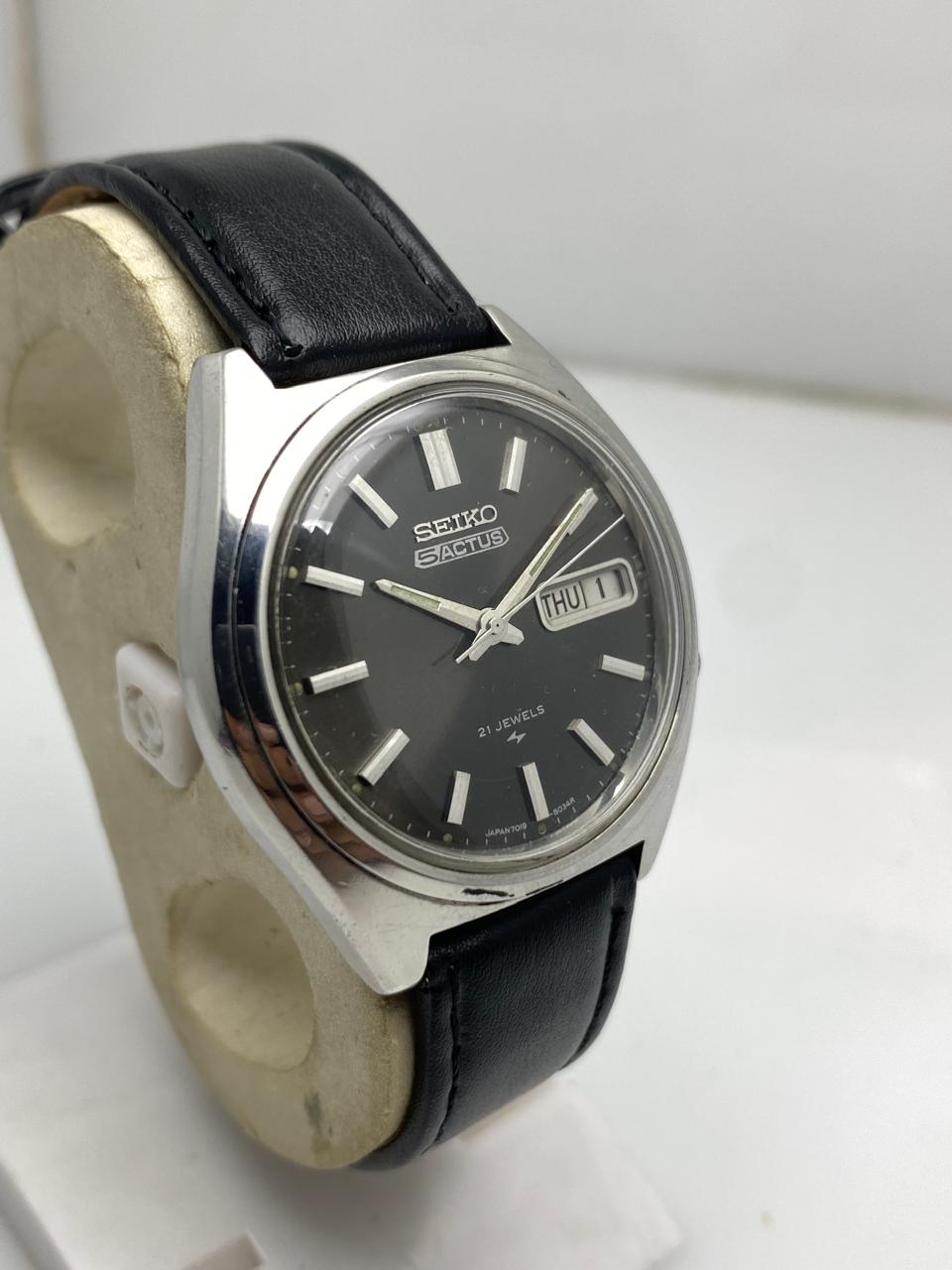 Seiko 5 Actus 7019-8010 Day/Date Vintage Men's Watch UMB28SHA7